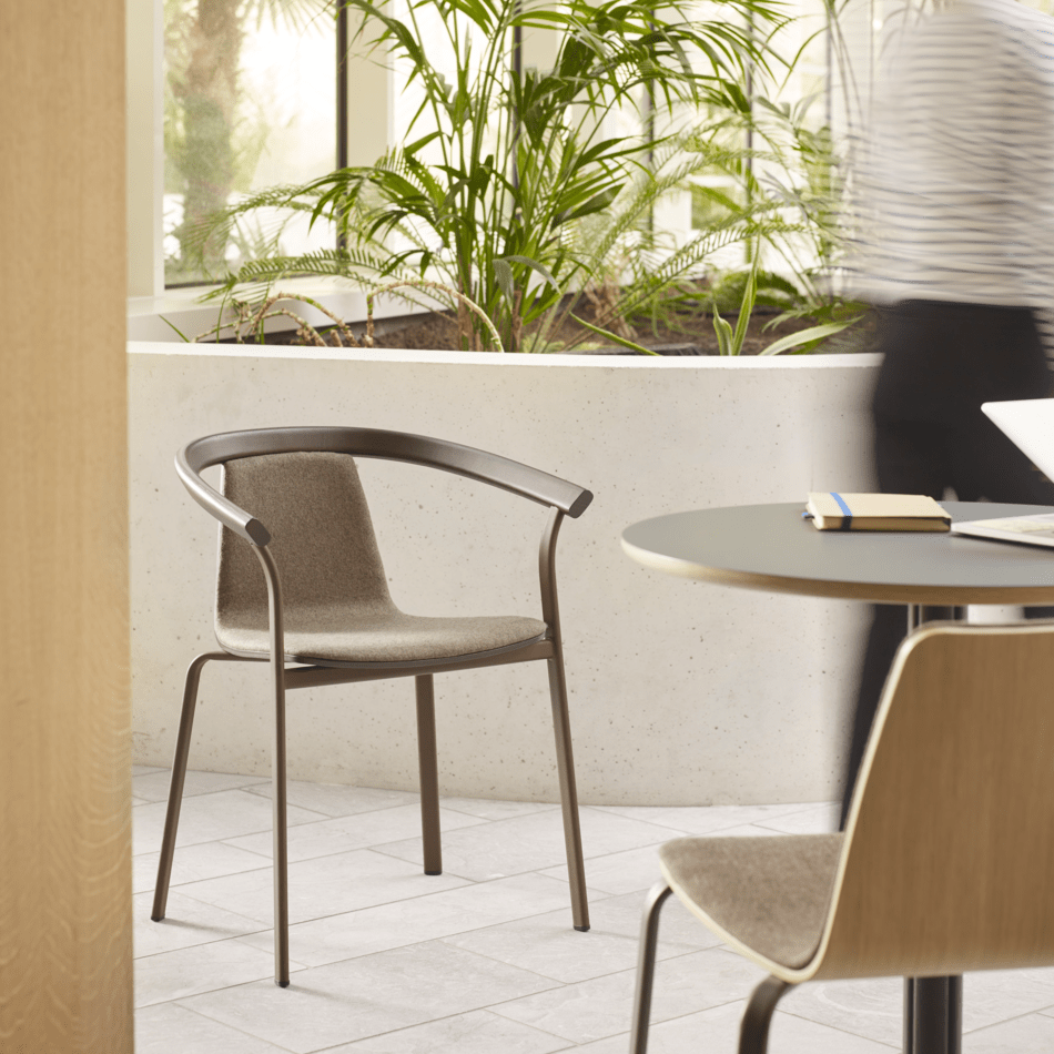 Chaise Atal Bridge ALKI design contemporain, confort optimal – Pigments